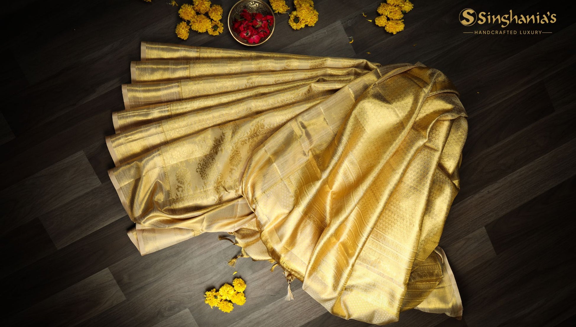 Handloom vs. Powerloom Sarees: Understanding the Difference – Singhania's